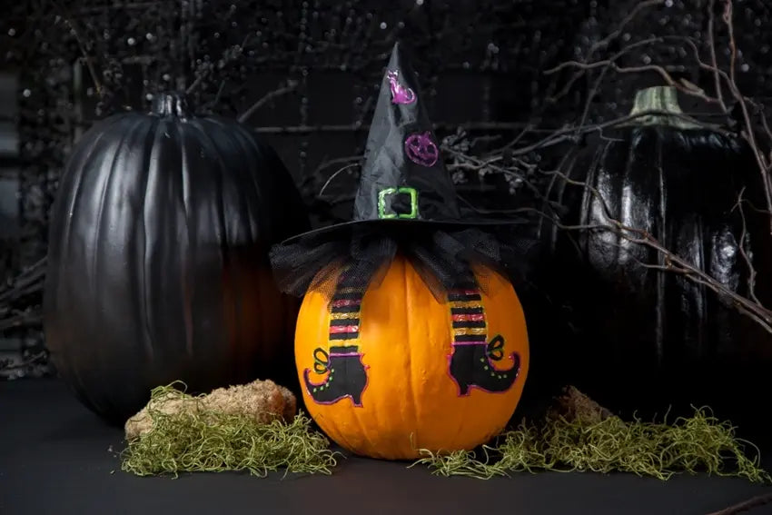 Easy Painted Pumpkins for Halloween – Tulip Color Crafts