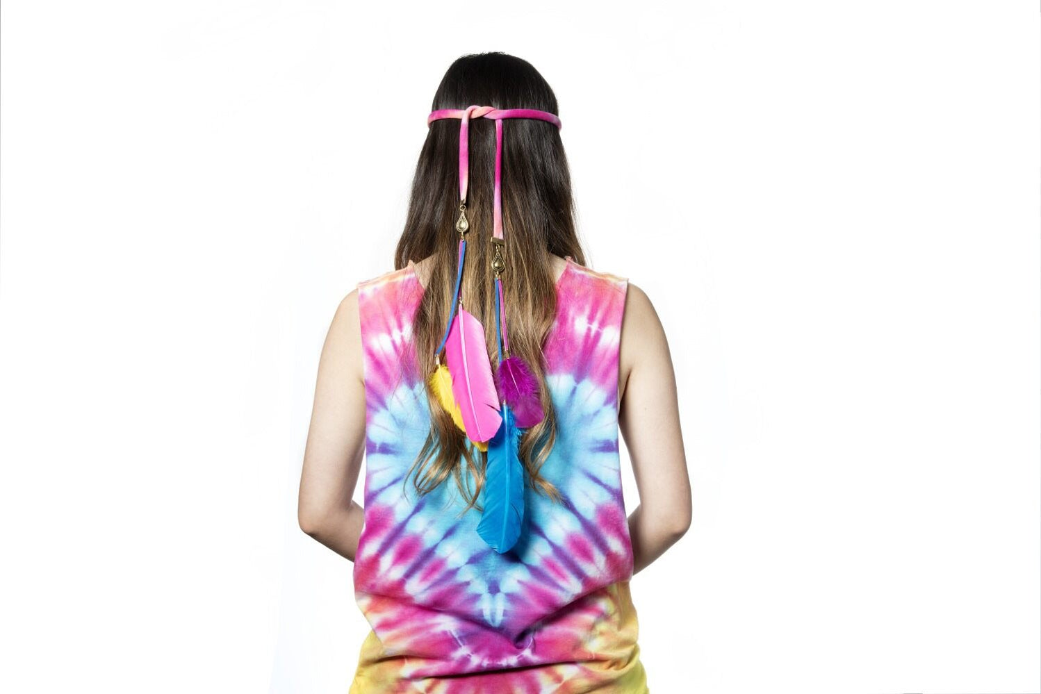 Can you dye feathers? – Tulip Color Crafts